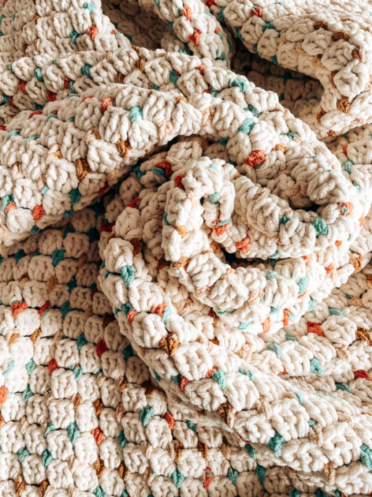 15 Chunky Yarn Crochet Patterns: Apparel, Home Decor + More - I Can ...