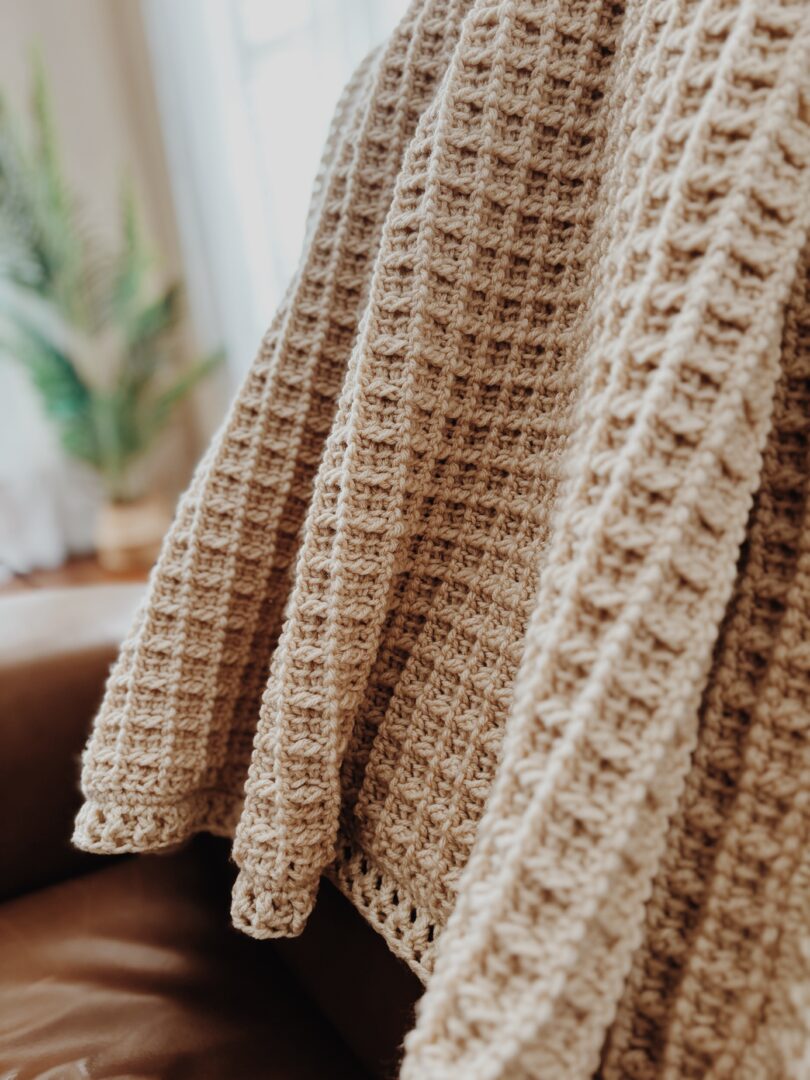 10 Stunning Two-Color Crochet Blanket Patterns - I Can Crochet That