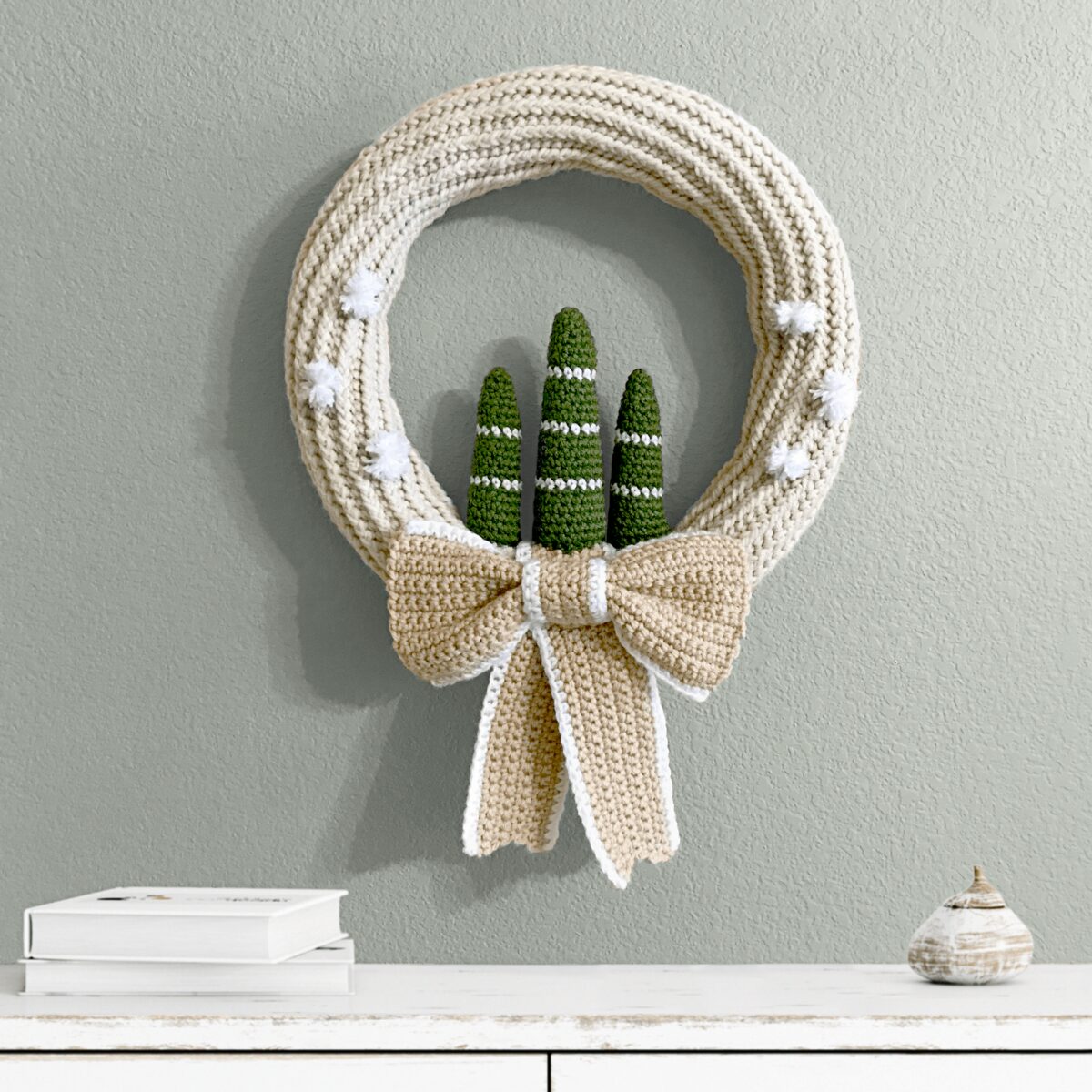 Crochet Winter Wreath Patterns for a Cozy Holiday Season