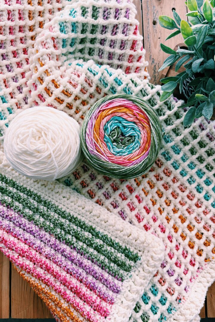 10 Stunning Two-Color Crochet Blanket Patterns - I Can Crochet That