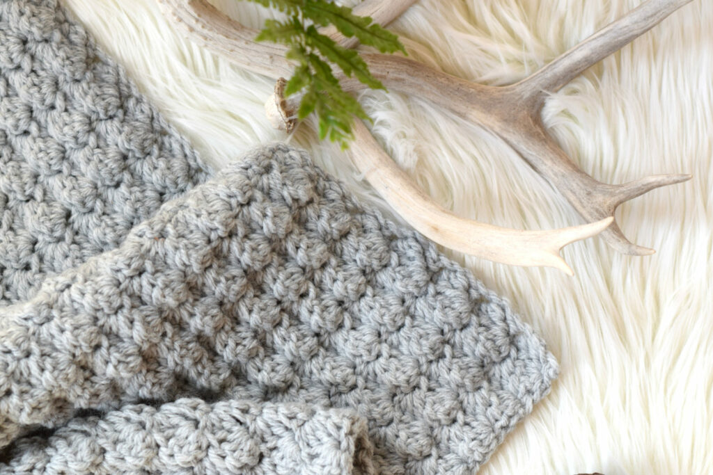 15 Bulky Yarn Crochet Blanket Patterns That Work Up Fast - I Can ...